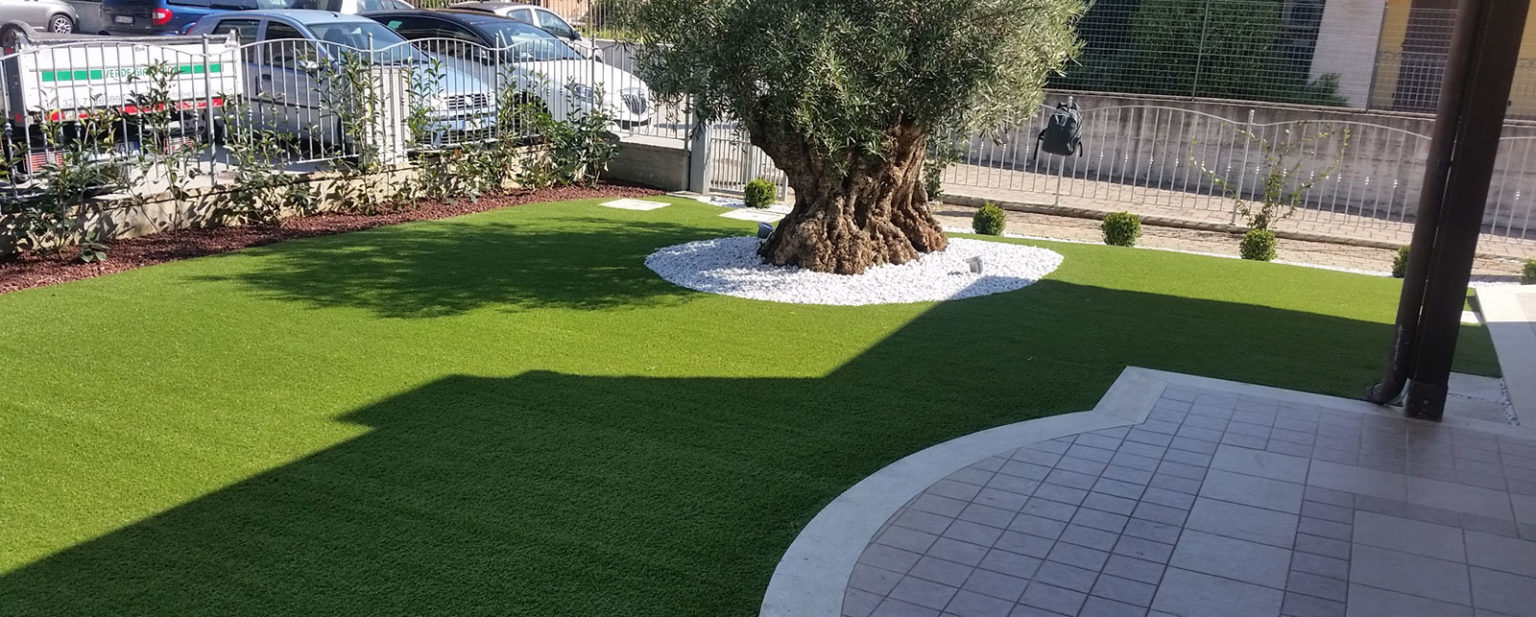 Prato sintetico: che cos'è, vantaggi e svantaggi – Edilizia Balia